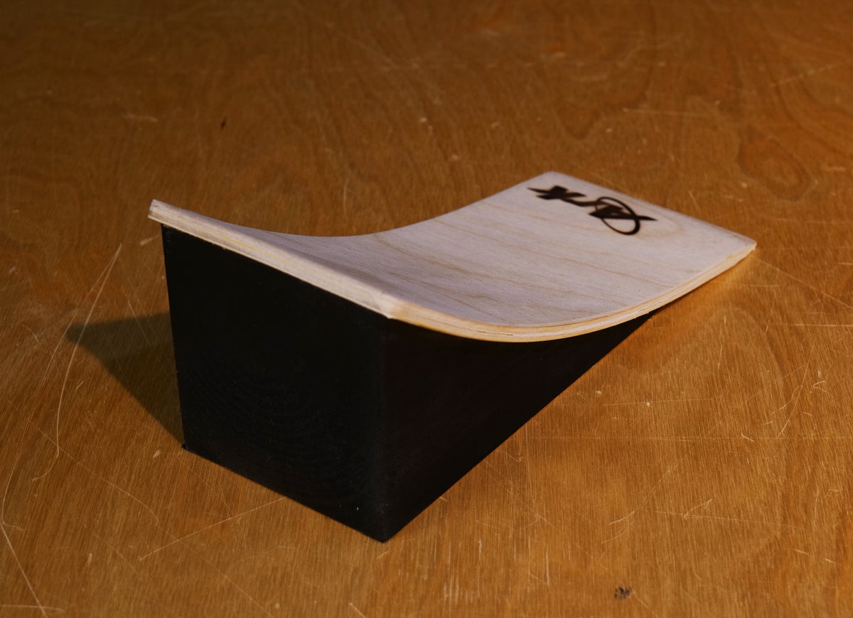 Launch Ramp – Ark Fingerboard Ramps